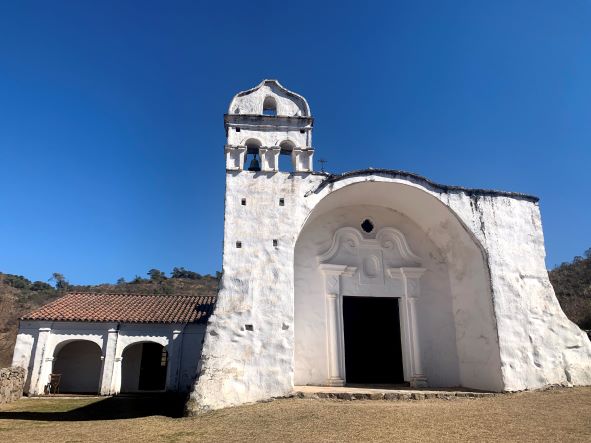 CAPILLA DE CANDONGA - Boleto a la Felicidad